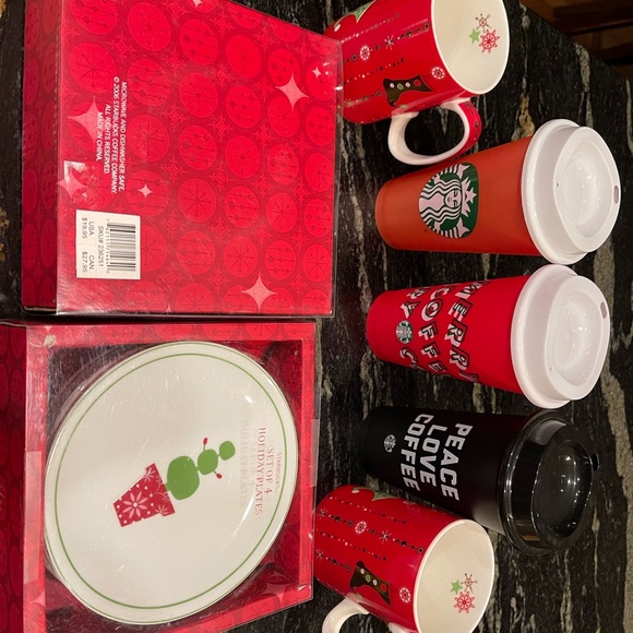 Starbucks | Kitchen | Nwt Starbucks Christmas Set 8 Piece Dessert ...